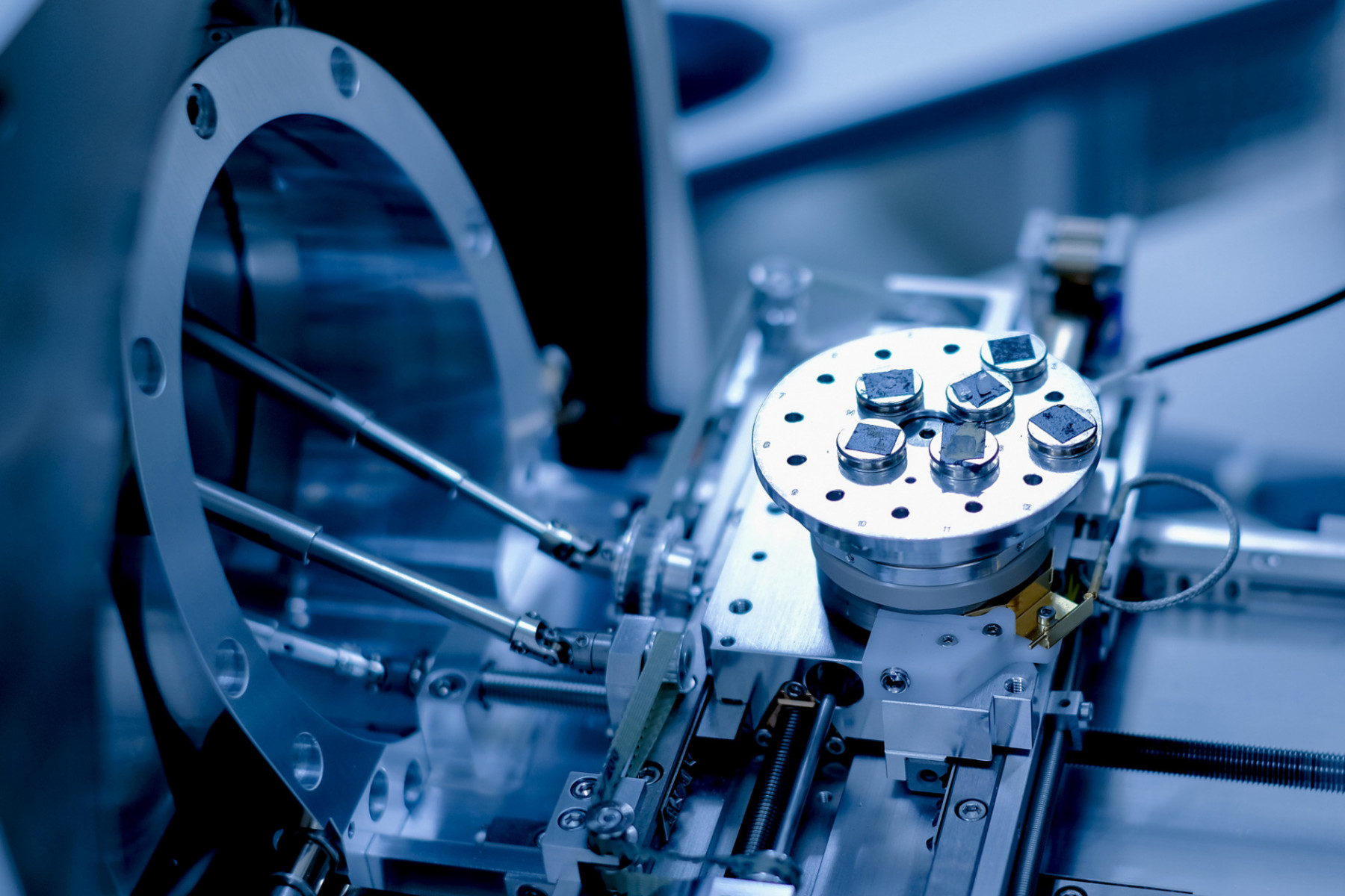 VAT Vacuum Valves for Scientific Instruments - VAT Group